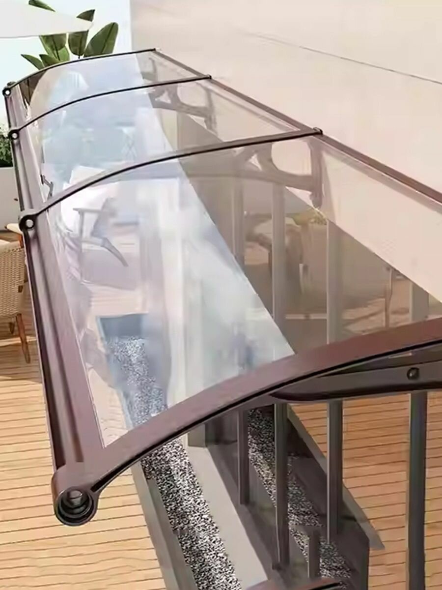 Козырек над крыльцом