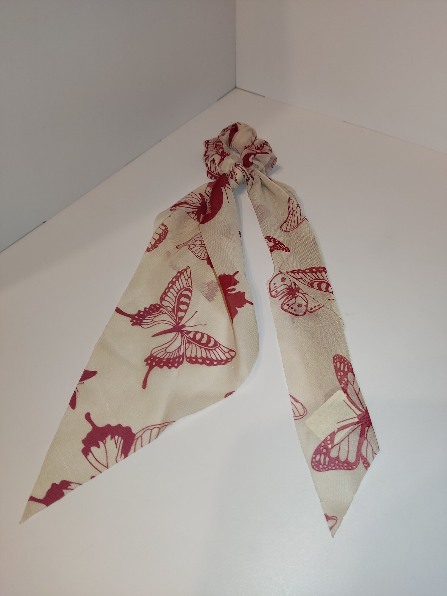 Резинка для волос, шелковая, с платком, бежевая, с красными бабочками