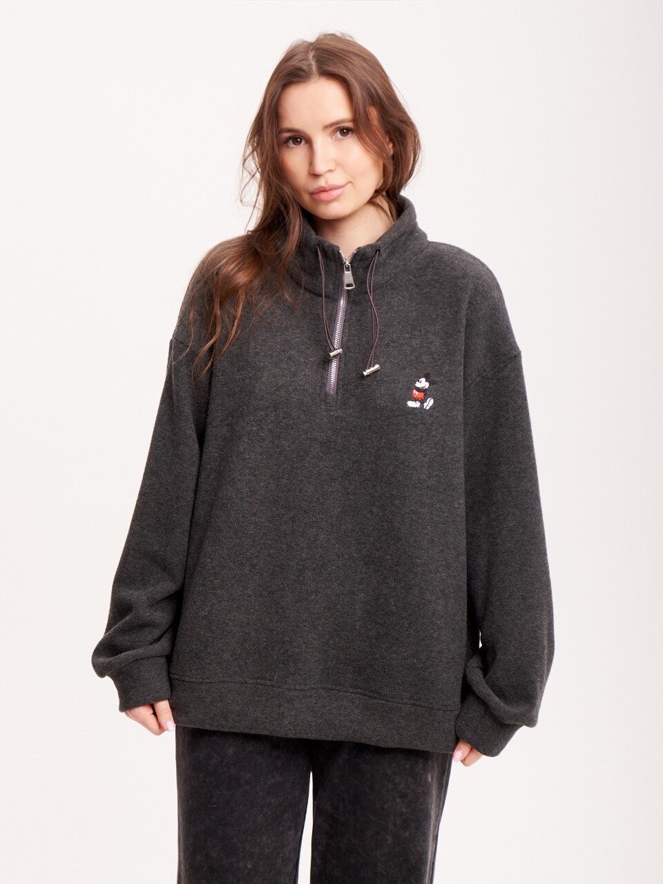 Свитшот  Свитшот на флисе в сером цвете с вышитым Микки Маусом 40-48
