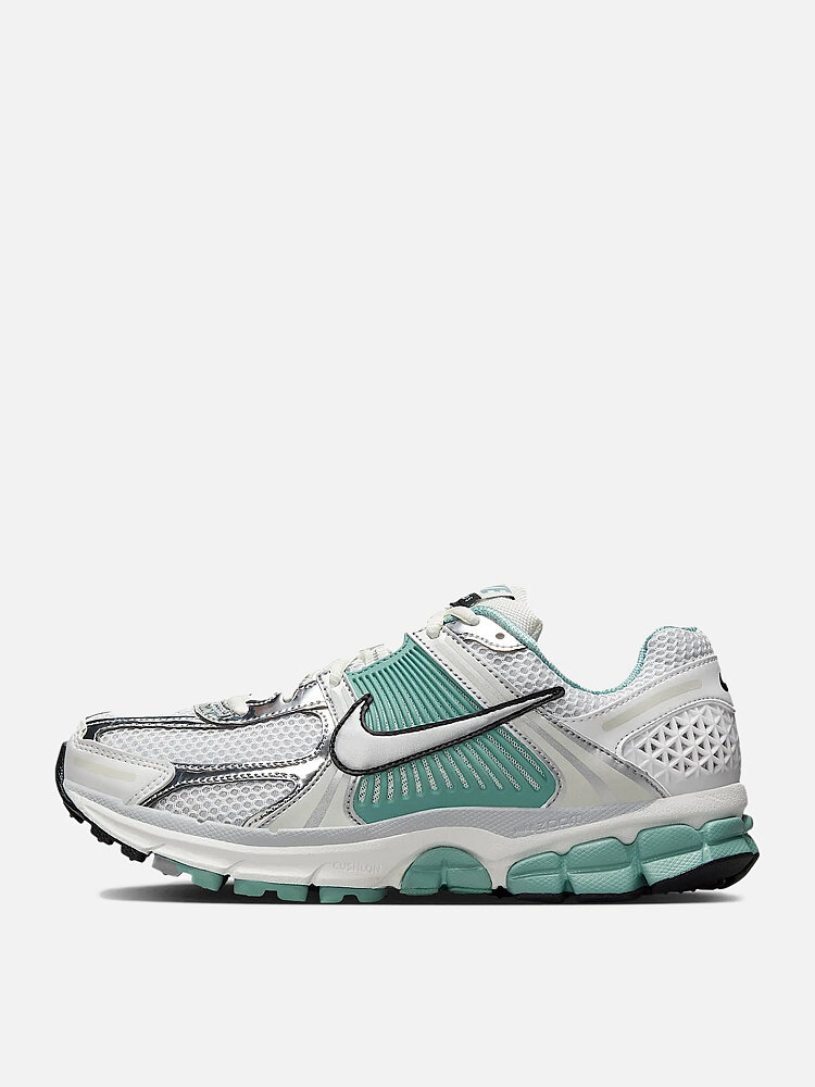 Кроссовки NIKE Vomero 5