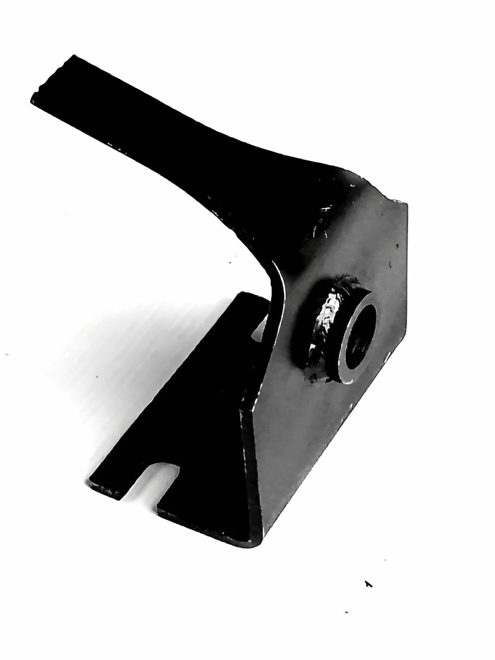 Кронштейн крепления рулевого гидроцилиндра Т-40 (передний не ведущий мост)