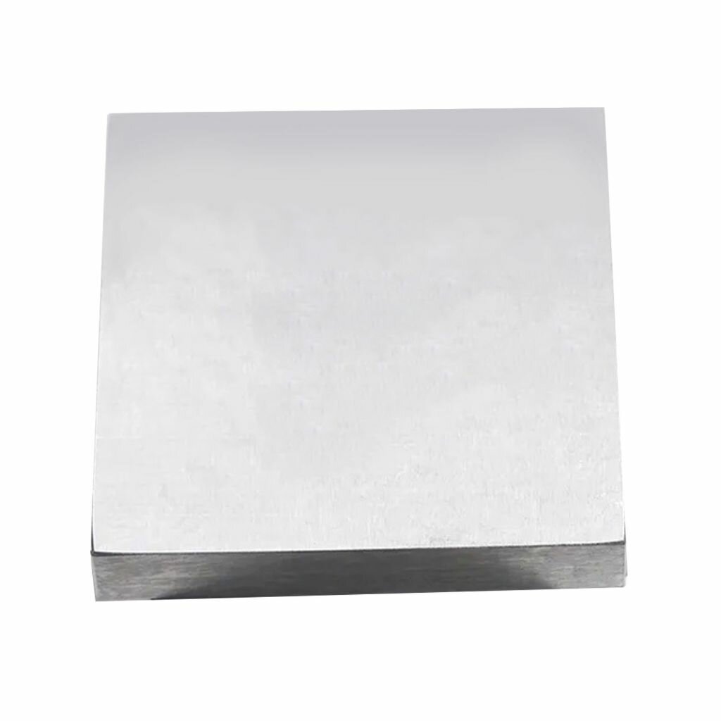 Прочная железная наковальня