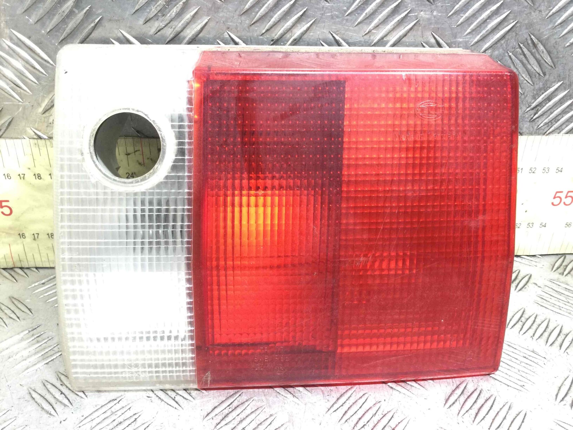 Б/У Фонарь крышки багажника правый Audi 80 80 B3 (8A) 1986 - 1991 1990 г.