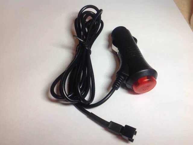 2-контактный адаптер прикуривателя для автомобильных GPS-трекеров, питания и USB-зарядки с универсальным креплением