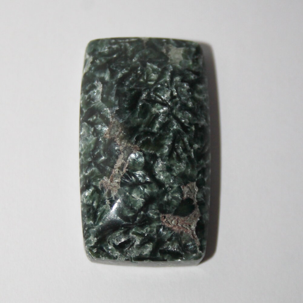 Клинохлор Серафинит кабошон, 30х17х3 мм, Сибирь, "True Stones"