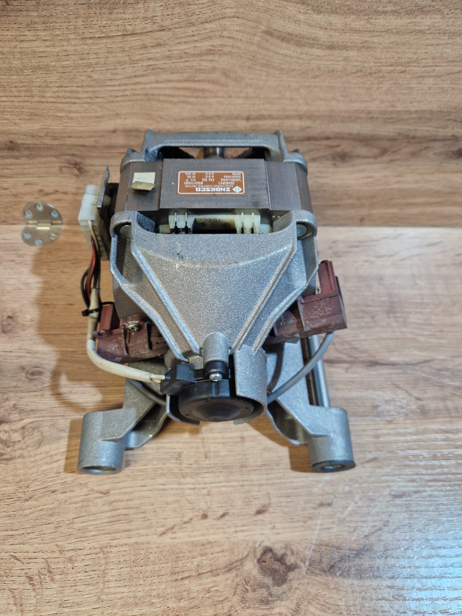 Двигатель для стиральной машины Indesit W105X,б/у