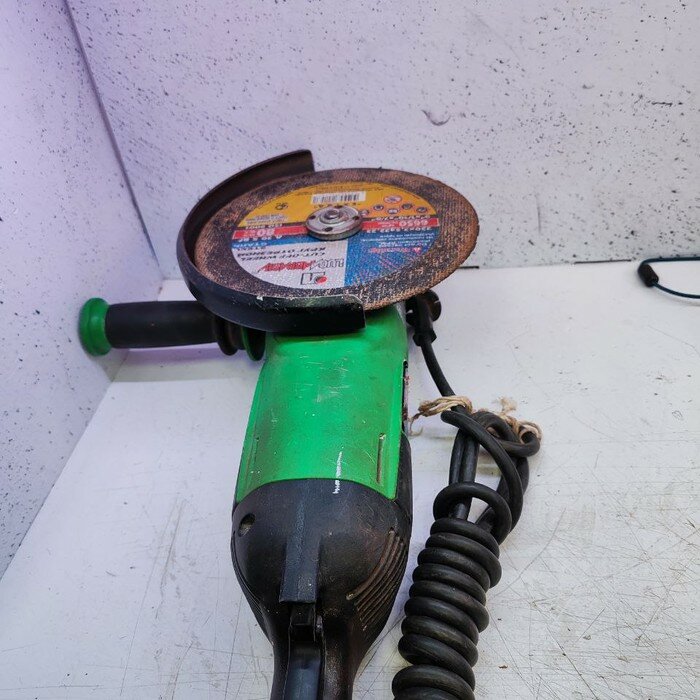 Болгарка Hitachi G 23SC3