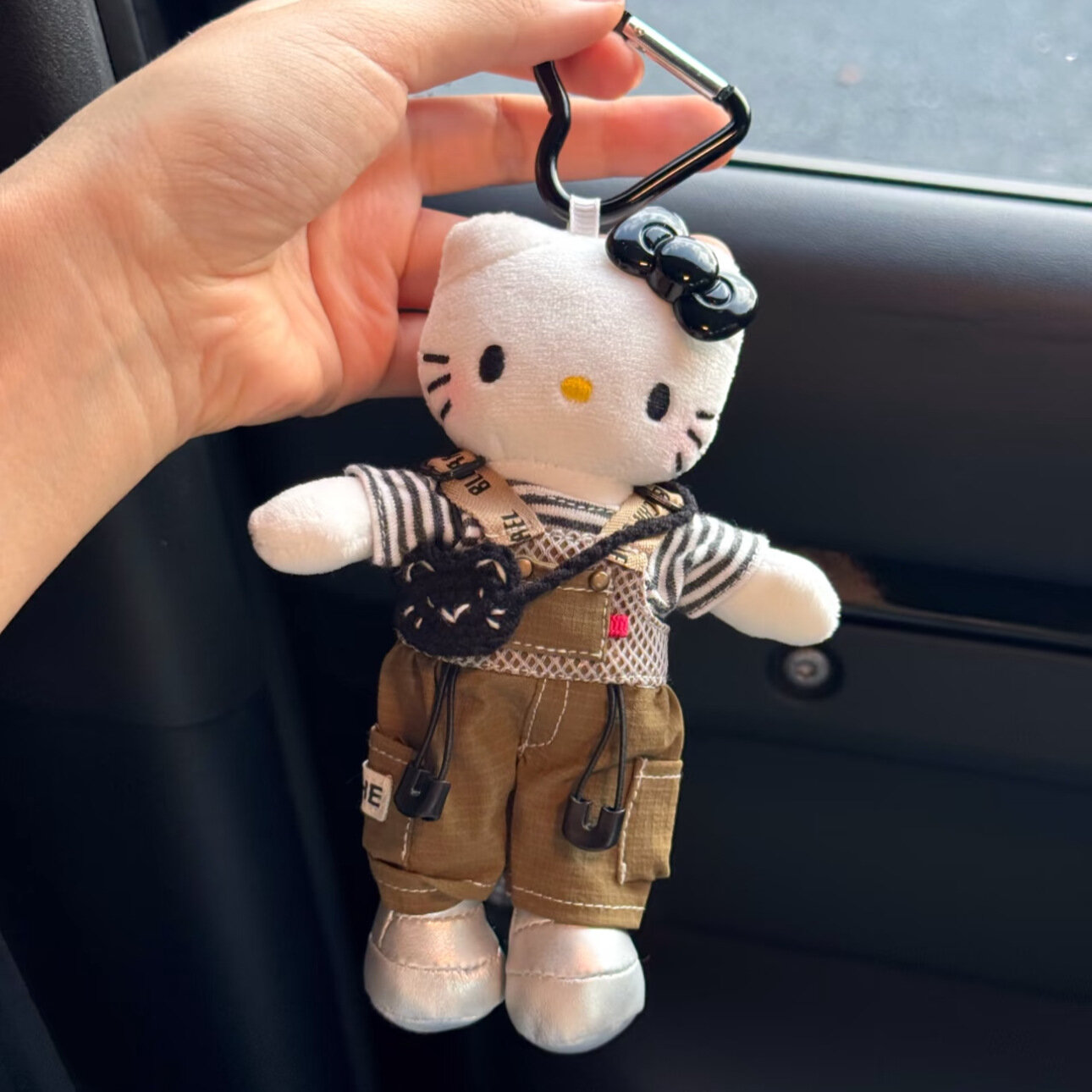 2026 Новейший осенне-зимний брелок для ключей с милым длинноногим котенком, плюшевый кулон, одежда для кукол, стиль Ins, плюшевый брелок