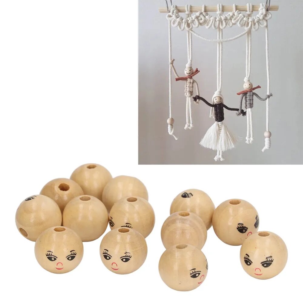 Деревянные бусины с улыбающимся лицом
