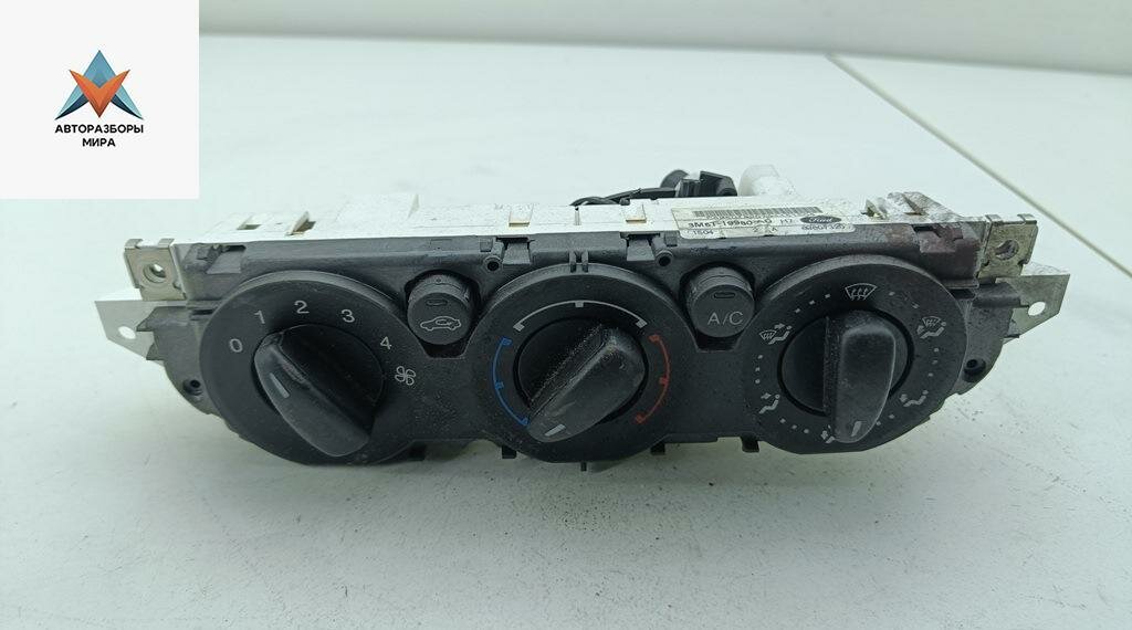 Блок управления печки / климат-контроля Ford Focus 2 рест. 2007 3M5T19980AD