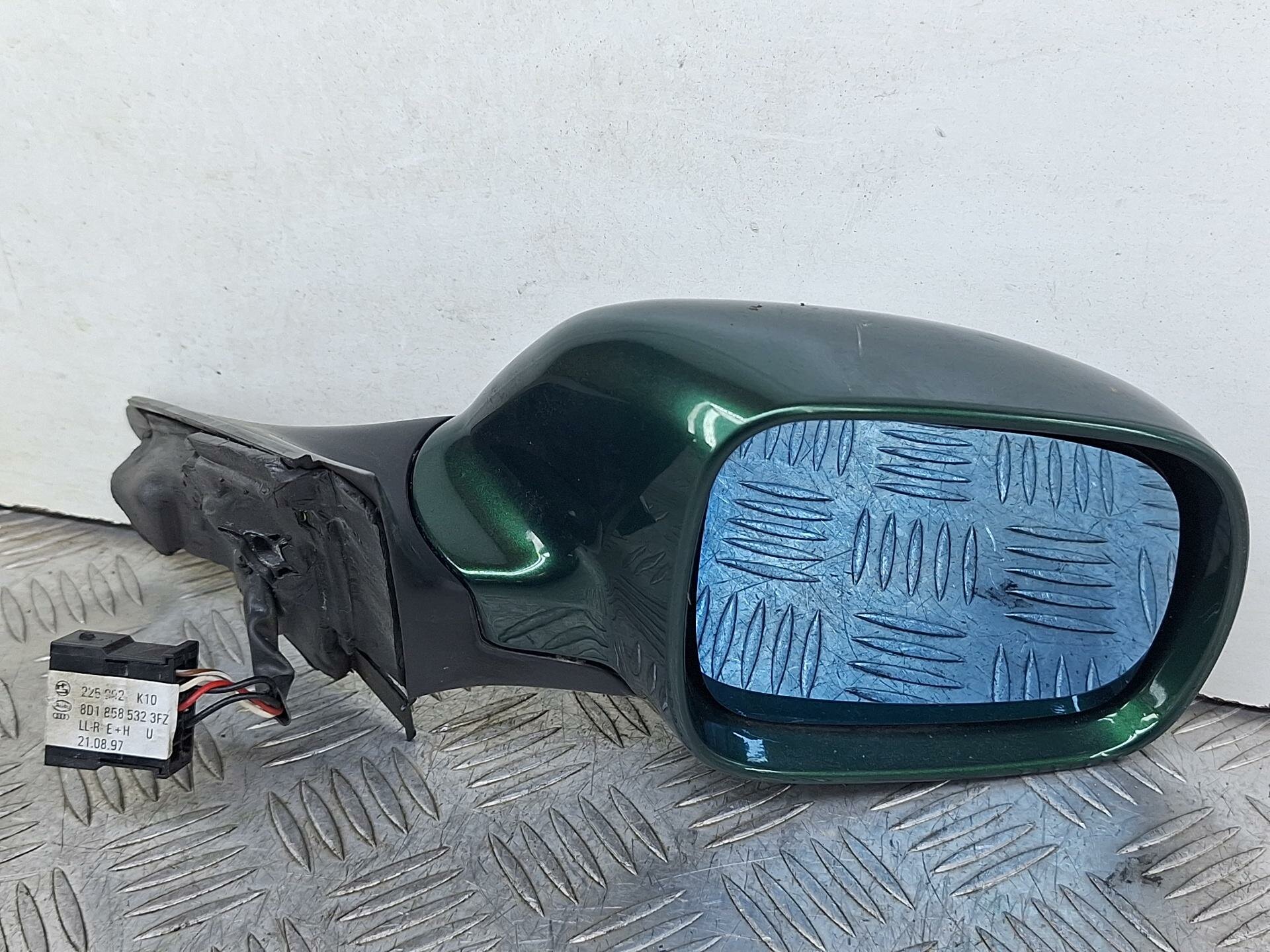 Зеркало наружное правое Audi A4 B5 1997