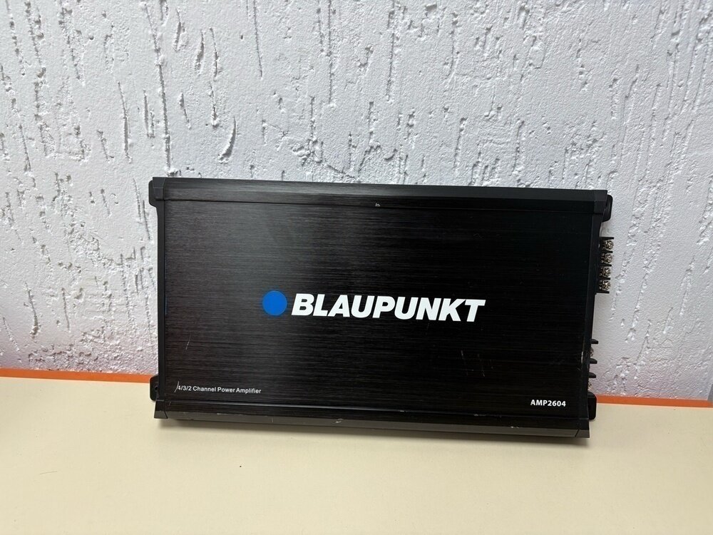 Усилитель звука для автомобиля BLAUPUNKT 4-канальный AMP 2604, мощность 4х260 Вт, б/у, уценка