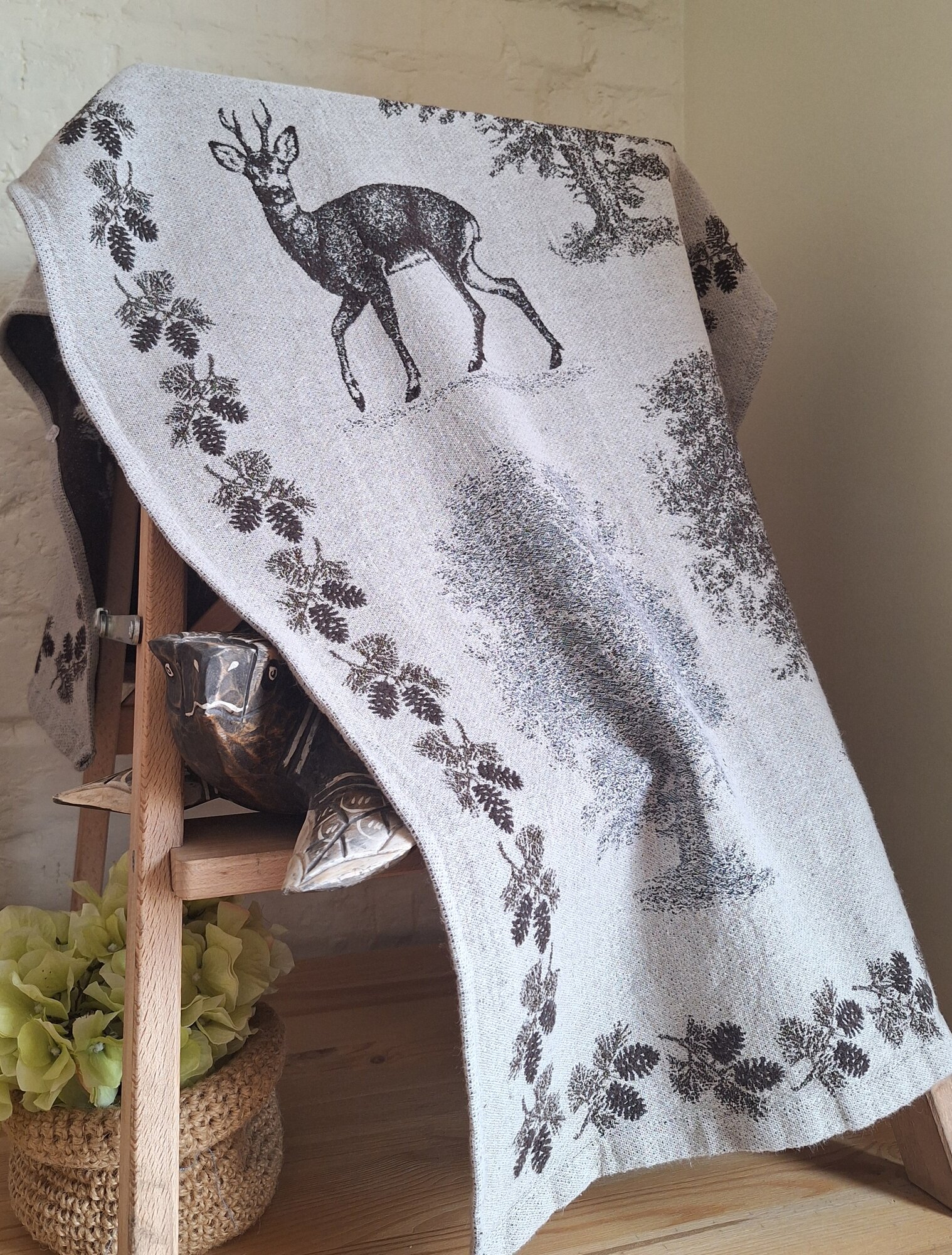 Льняное полотенце для ванной Лесное-олень коричневое, умягченное полотенце 50х120 см