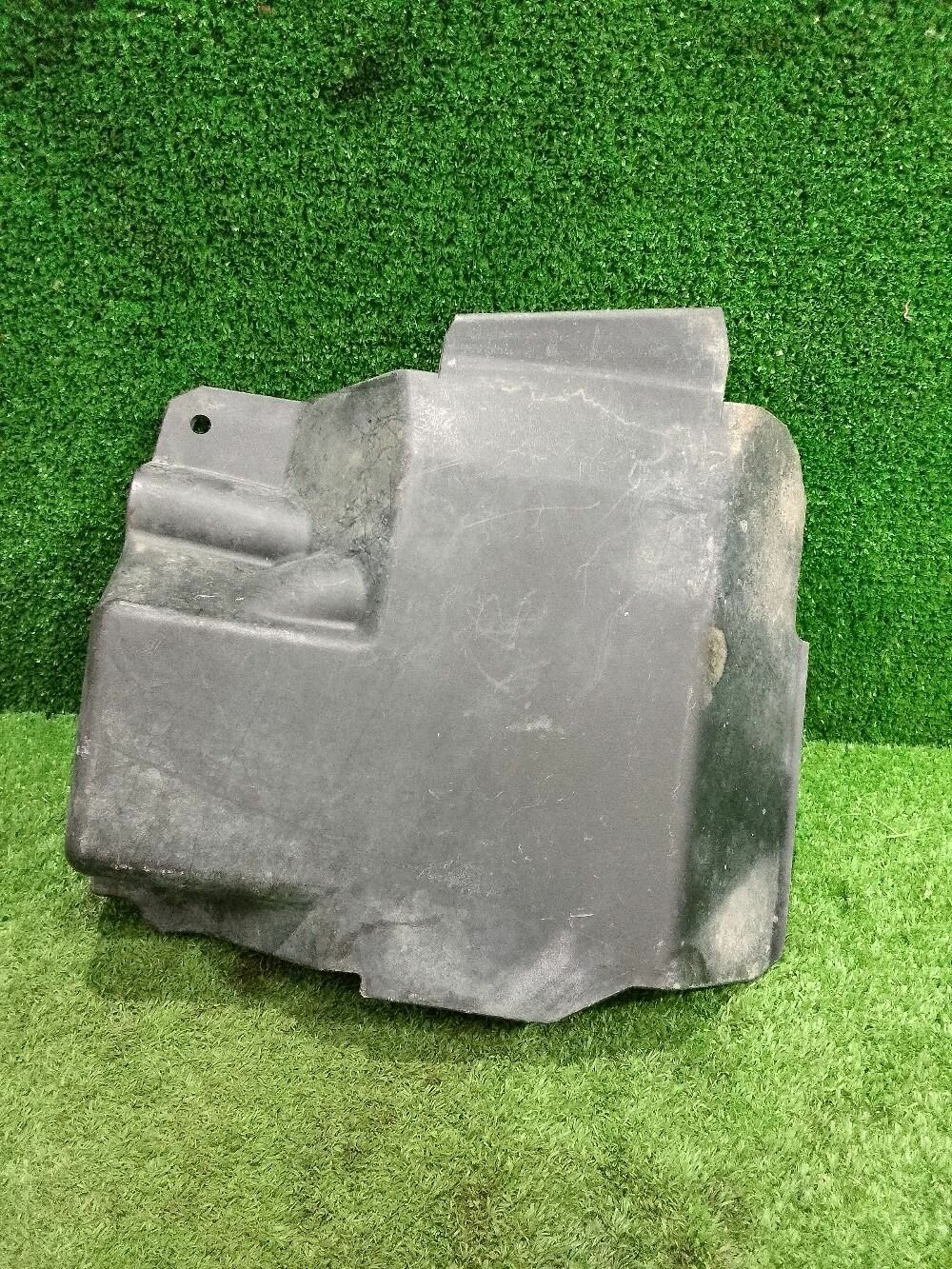 Крышка блока управления двигателем Ford Focus II Б/У с пробегом