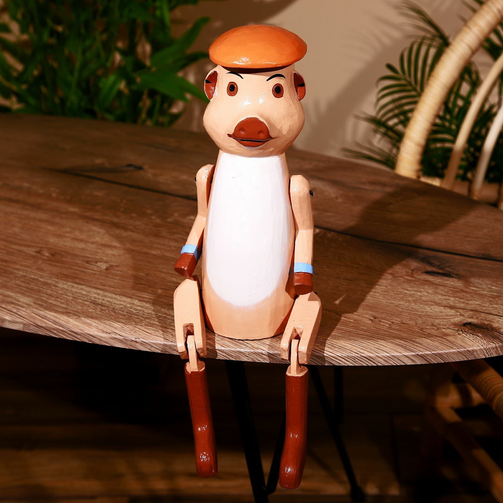 Сувенир "Поросёнок", висячие лапки, 40 см, дерево, цвет: бежевый