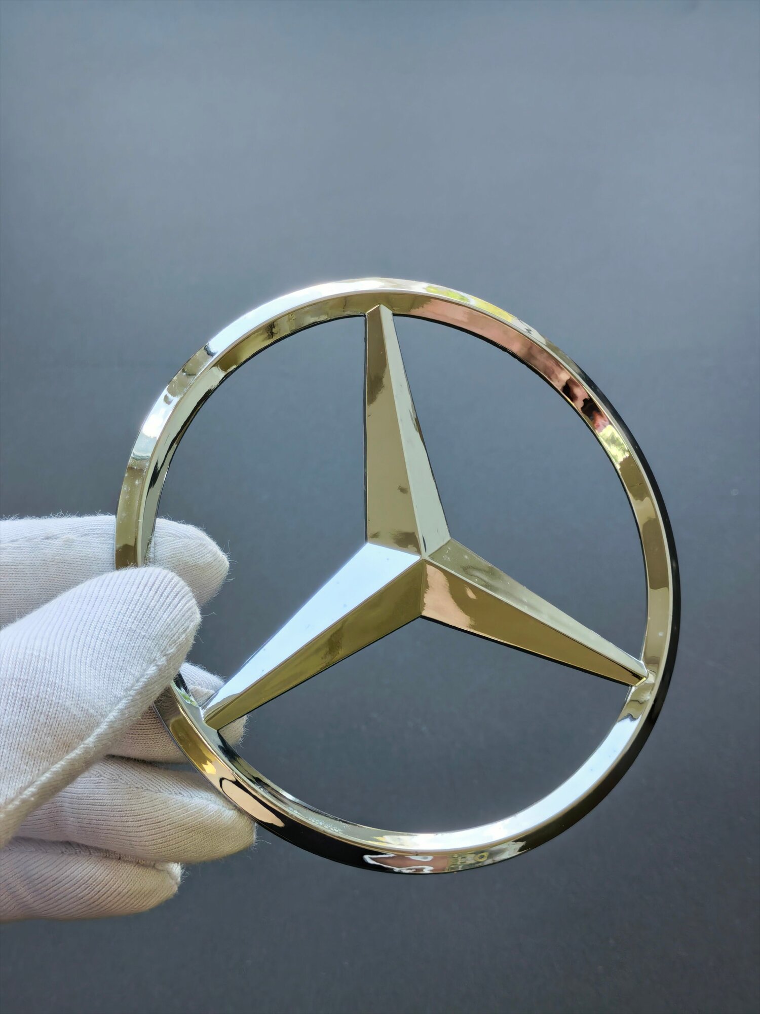 Шильдик значок на крышку багажника Мерседес 91мм. Эмблема для Mercedes A 206 817 16 00 хром 1шт.