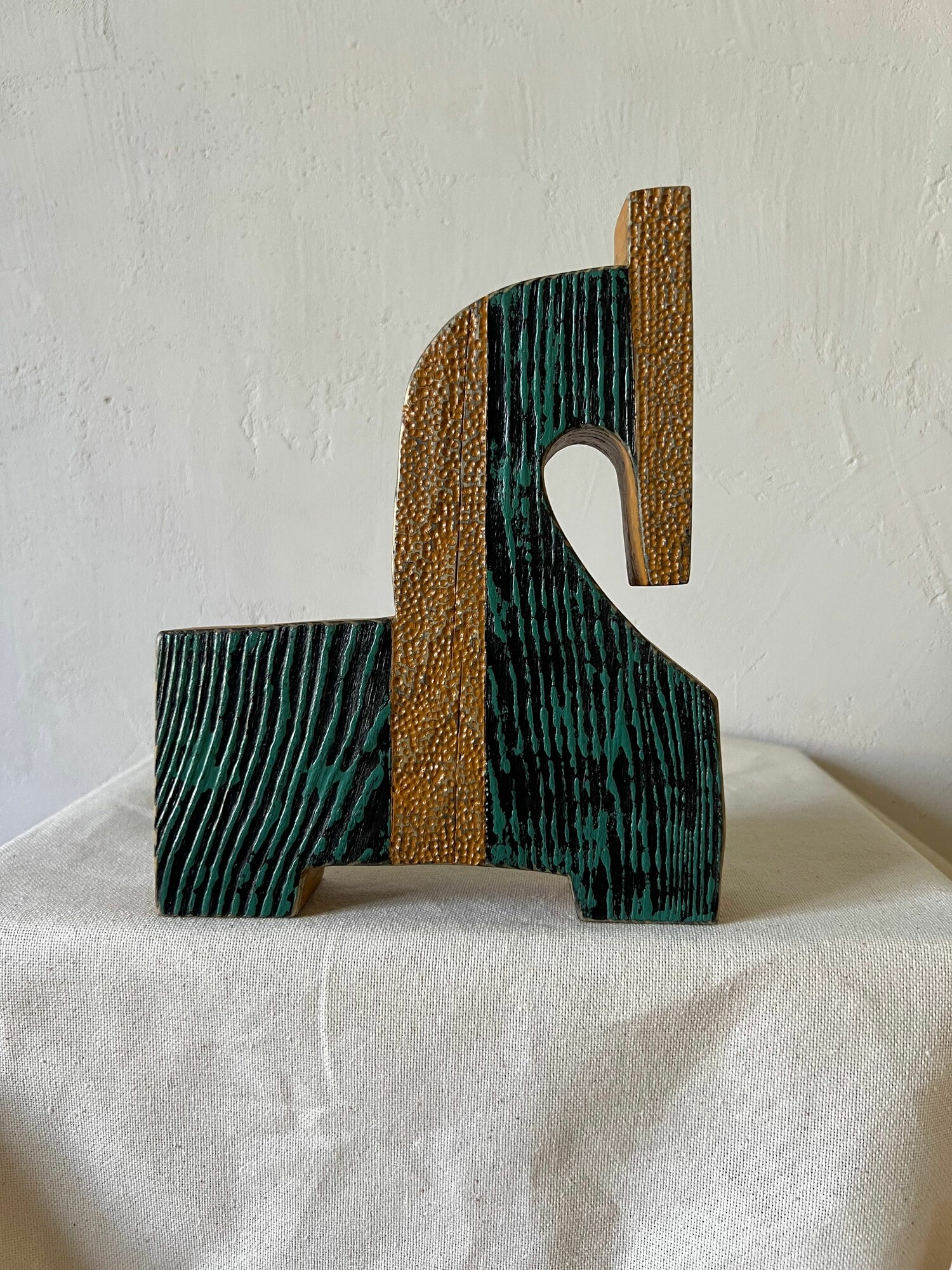 Скульптура Конь. Натуральное дерево. Ручная работа / 17,5х22 см. / andCactus