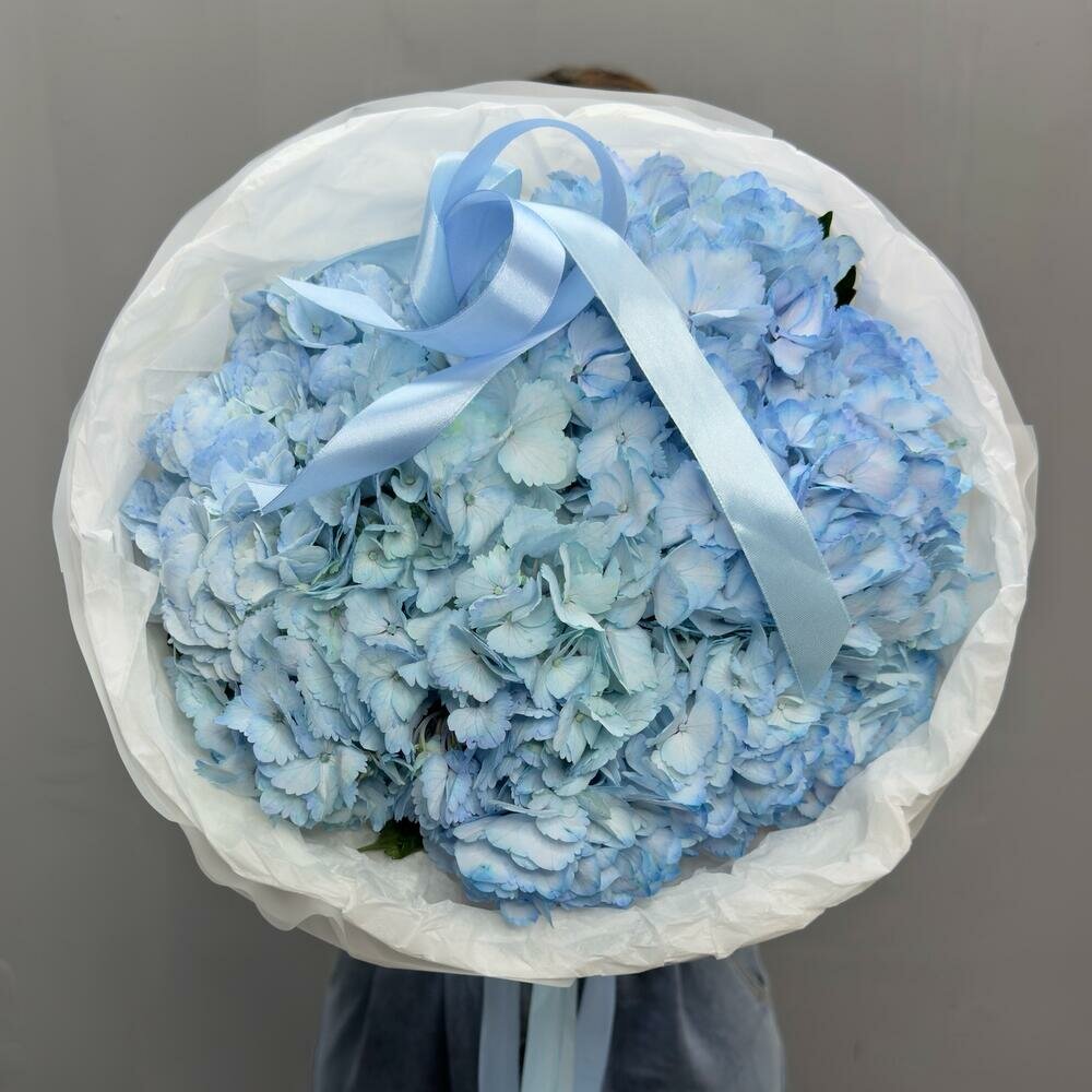 Букет цветов из 5 колумбийских гортензий яркий синий, высота 50 см