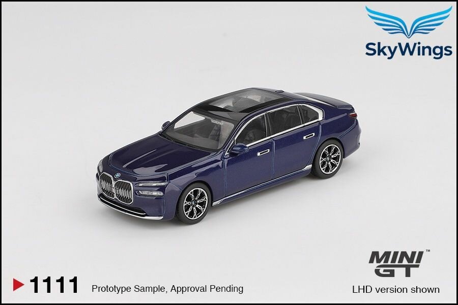 Эксклюзивная коллекционная модель BMW i7 xDrive60 в масштабе 1:64, MINI GT 1111, выполнена из литого сплава в цвете Tanzanite Blue Metallic с блистерной упаковкой, подарок для детей
