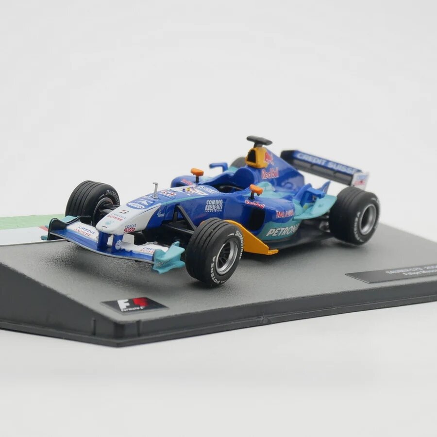 Игрушечный автомобиль WELLY SAUBER C23 2004
