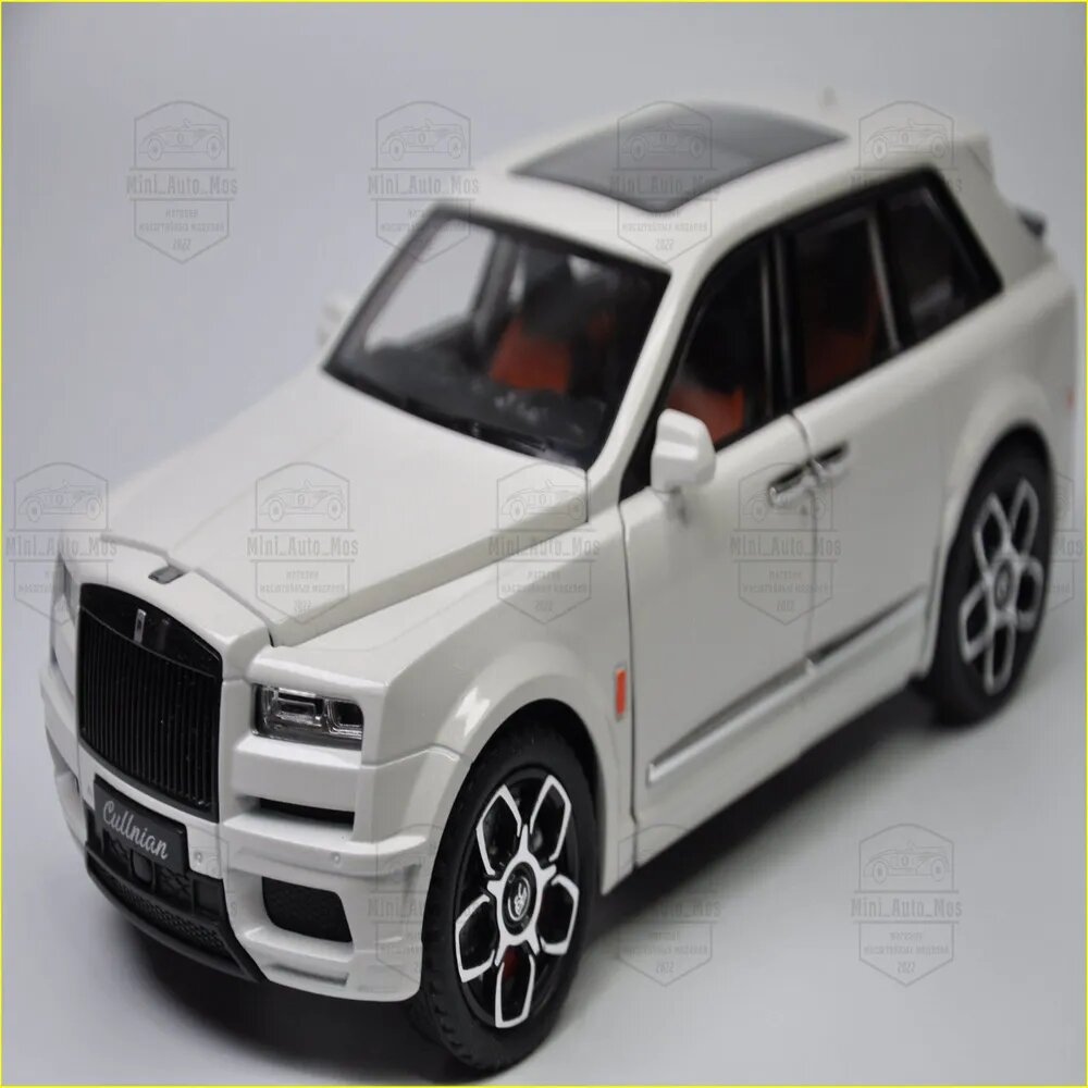 RollsRoyce Cullinan 1/20, Игрушечная машинка со световыми и звуковыми эффектами, открывающиеся двери