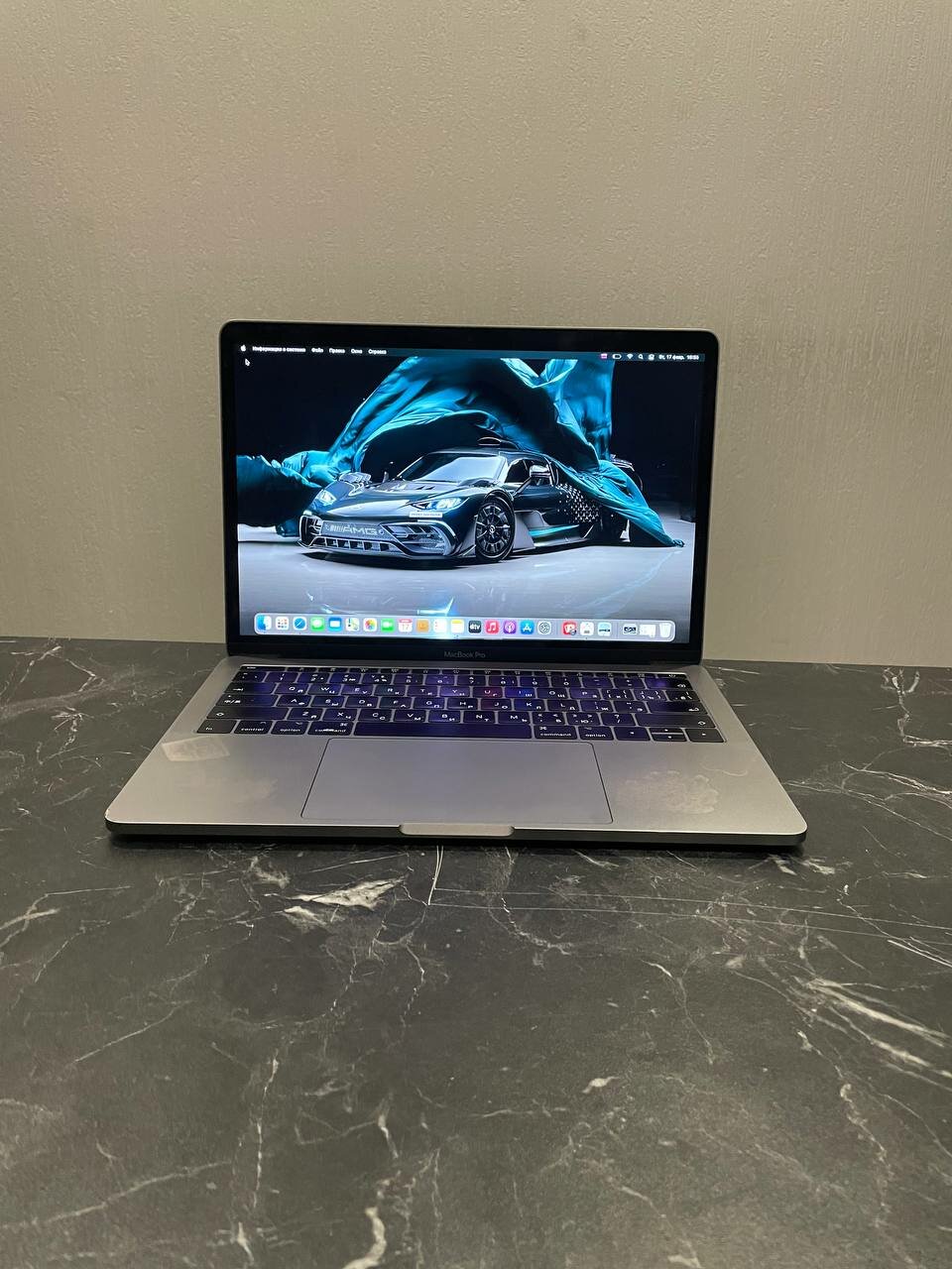 Ноутбук MacBook Pro 13 2017 г. 2560x1600 (два порта Thunderbolt 3), Intel Core i5 2,3 ГГц, 8/128 ГБ LPDDR3 2133 МГц, Intel Iris Plus Graphics 640, MacOS, Серебристый, русская клавиатура