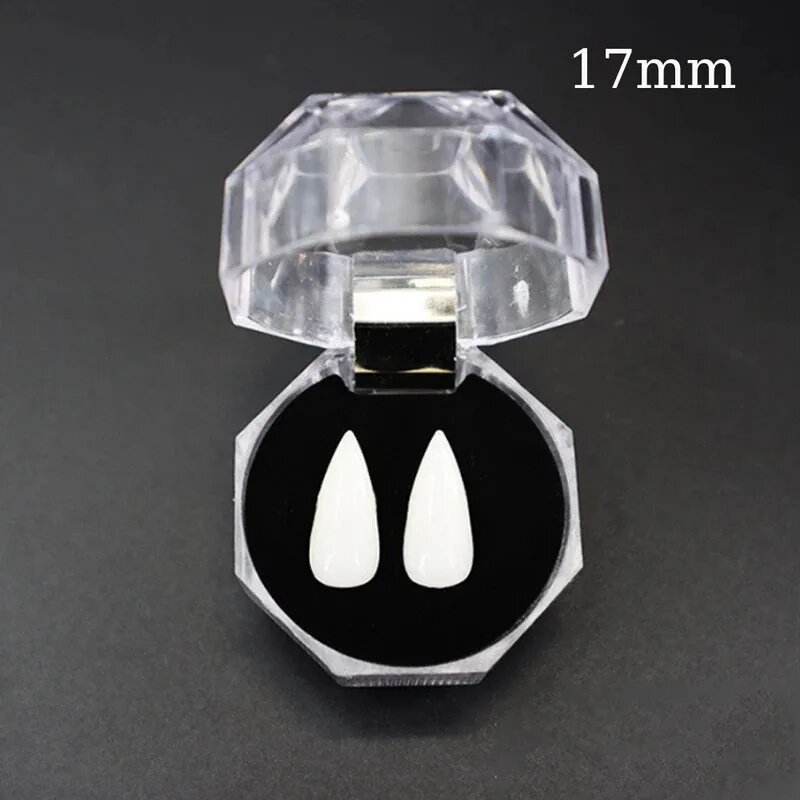 Клыки пластиковые 17mm в коробке