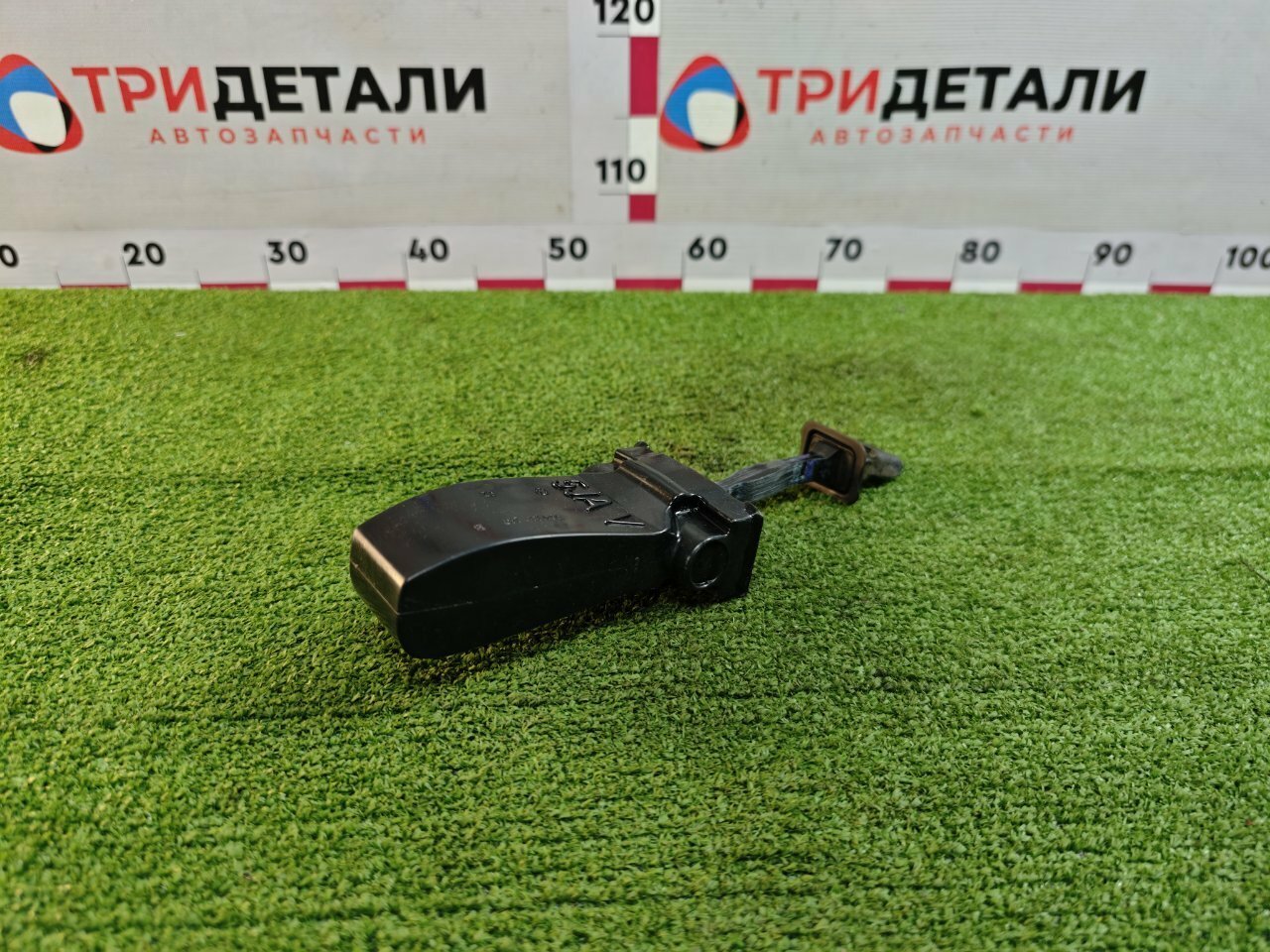 Ограничитель двери Skoda Rapid 1.6 CFN 2015 перед. лев. (б/у)