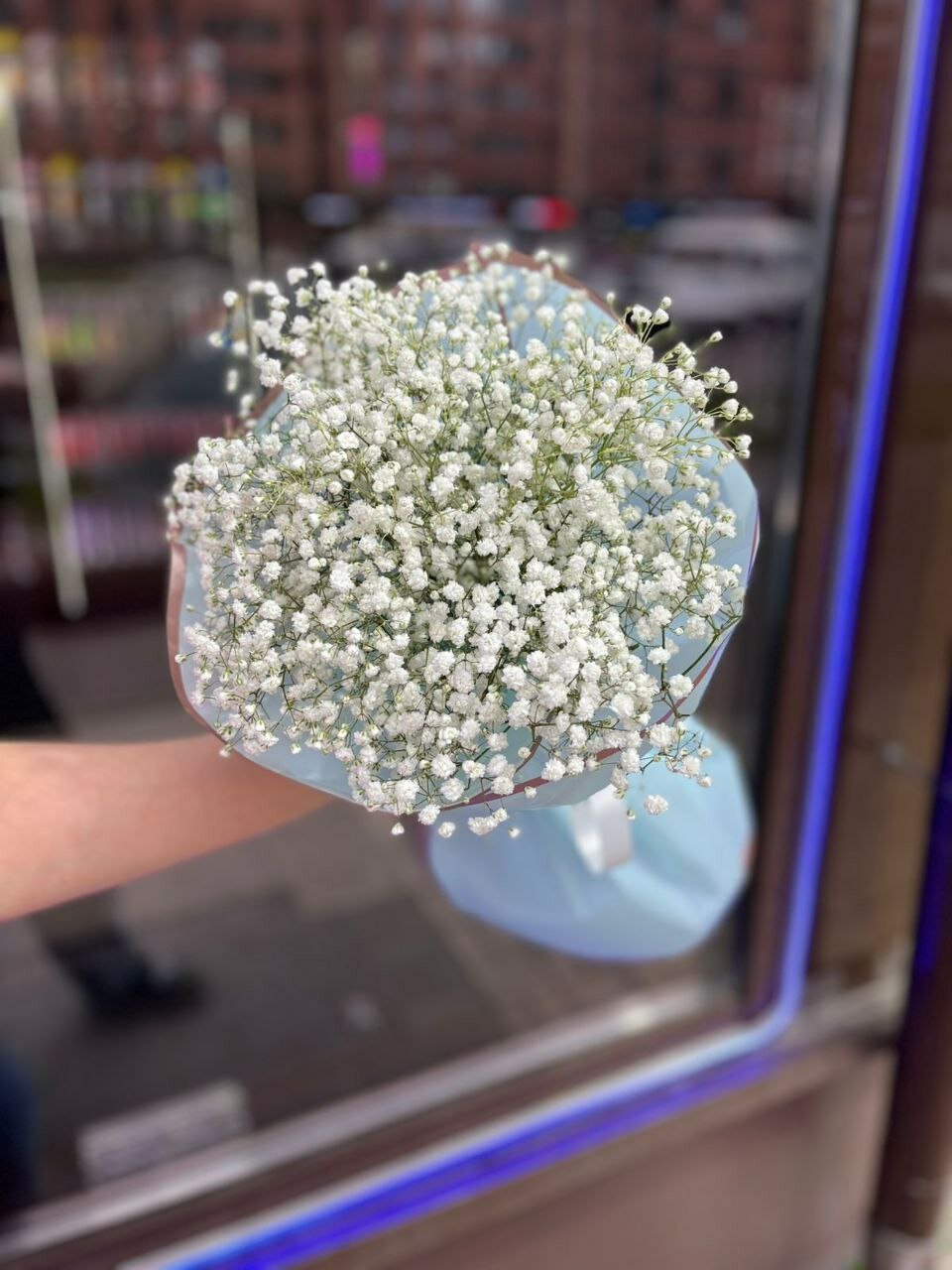 Букет из белых гипсофил 5 штук в стильной упаковке ' Нежность'