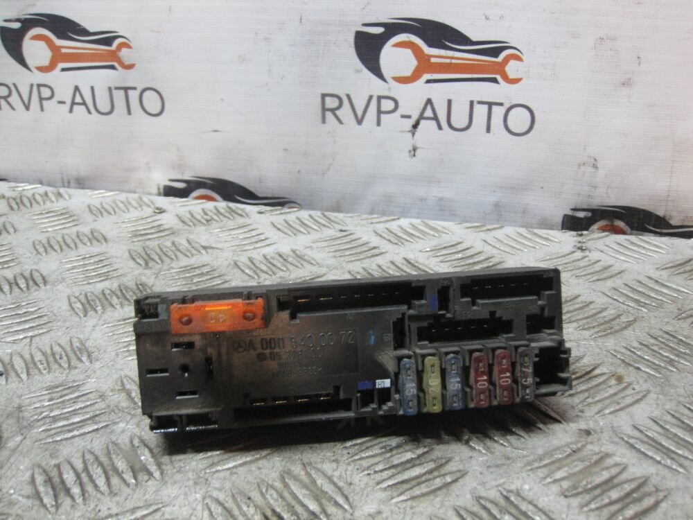 Блок предохранителей Mercedes Benz W210 A0005400072