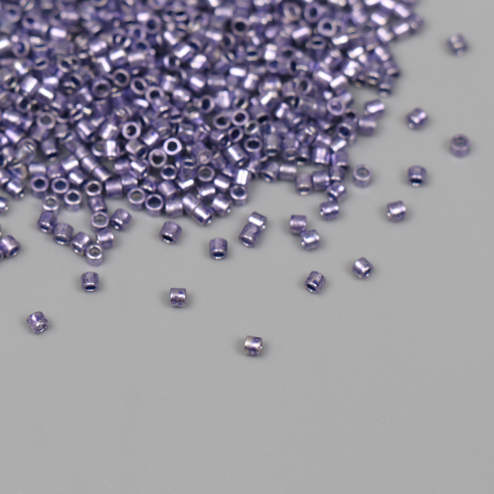 Бисер стекло 11/0 "Цилиндр. Сиреневый глянец", 10 г, форма: цилиндрический