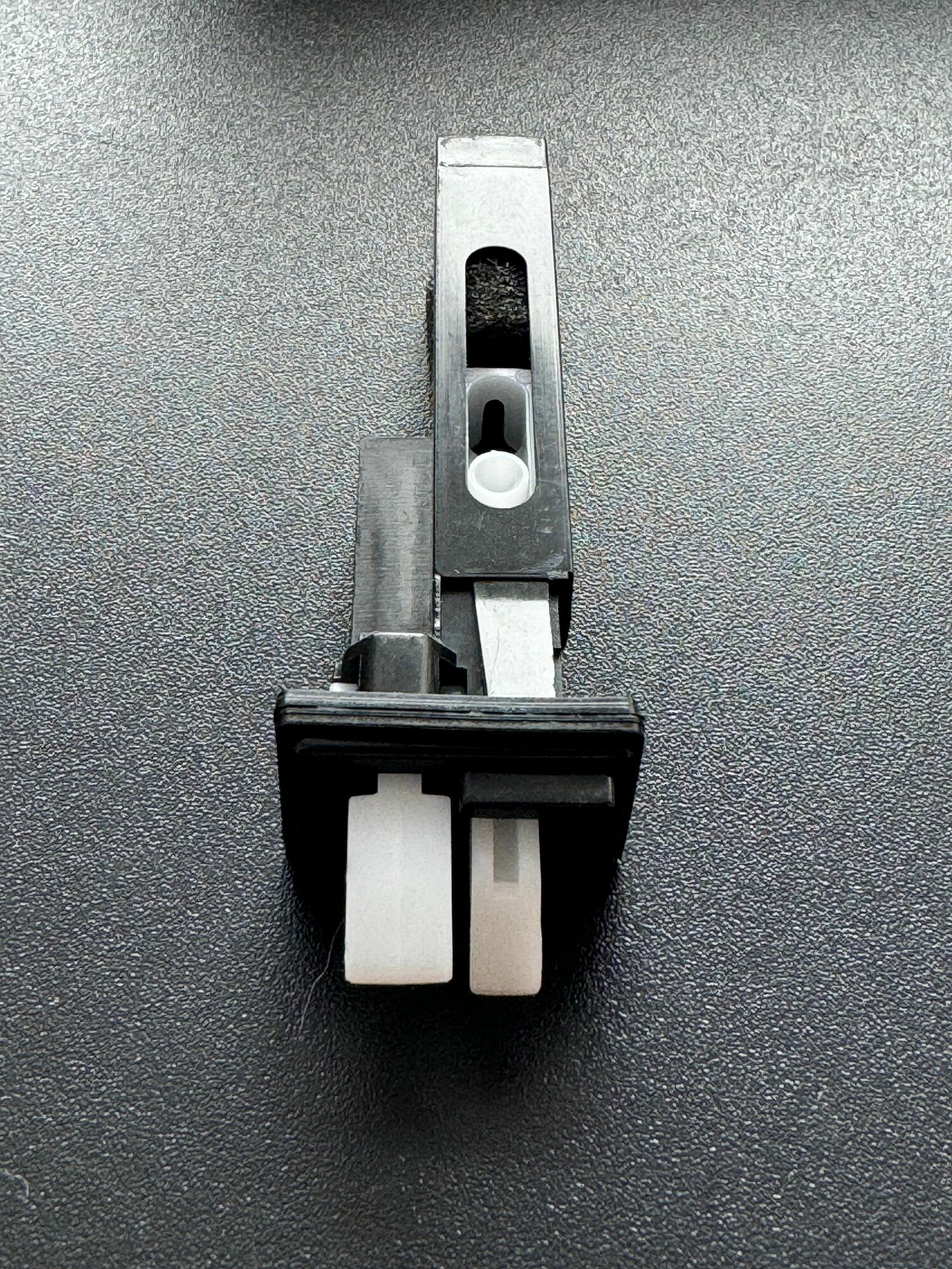 Защелка крышки бензобака для Terrano, Arkana, Captur Renault Logan, Sandero, Duster