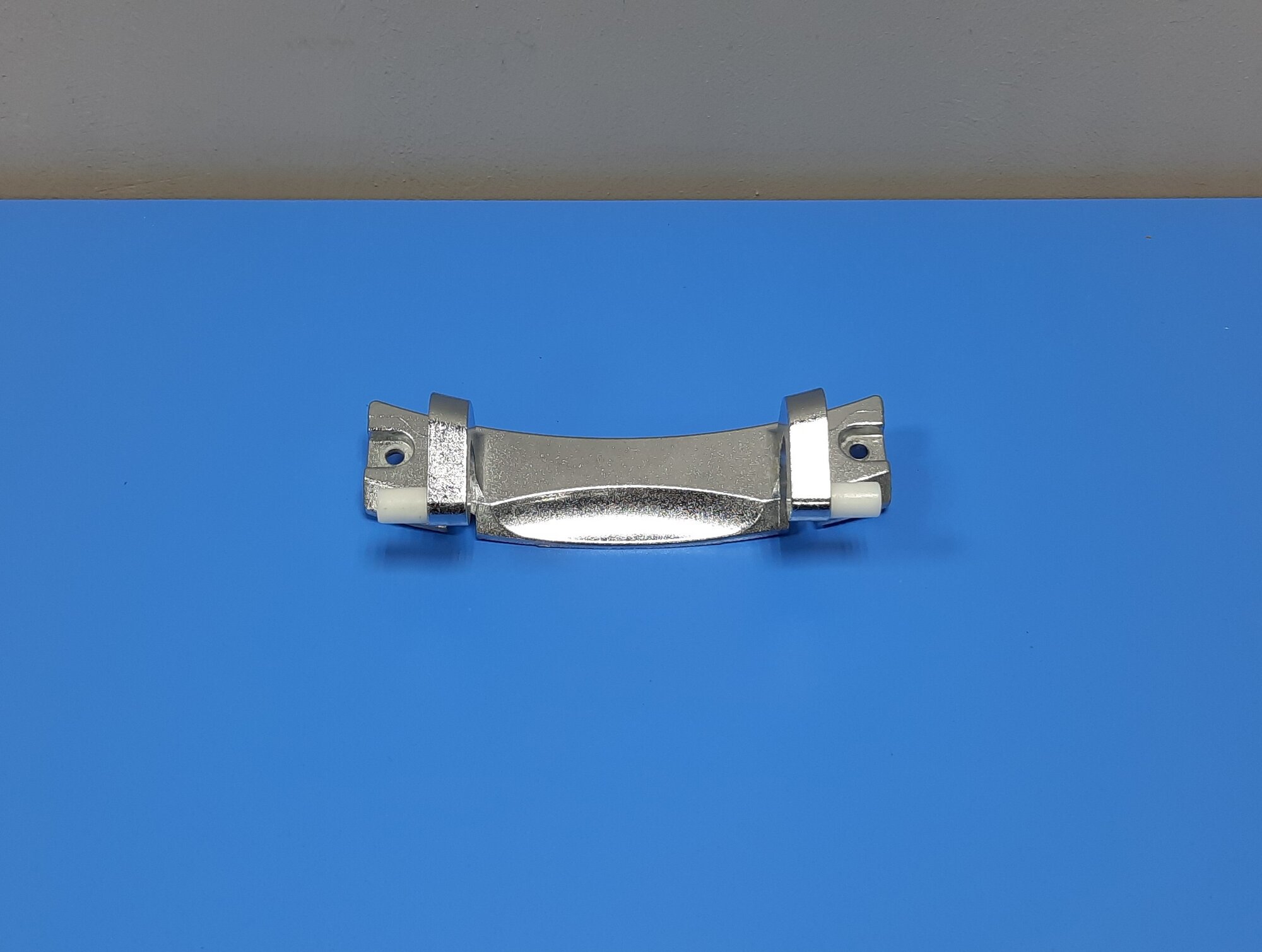 Петля люка стиральной машины HAIER 0020102643