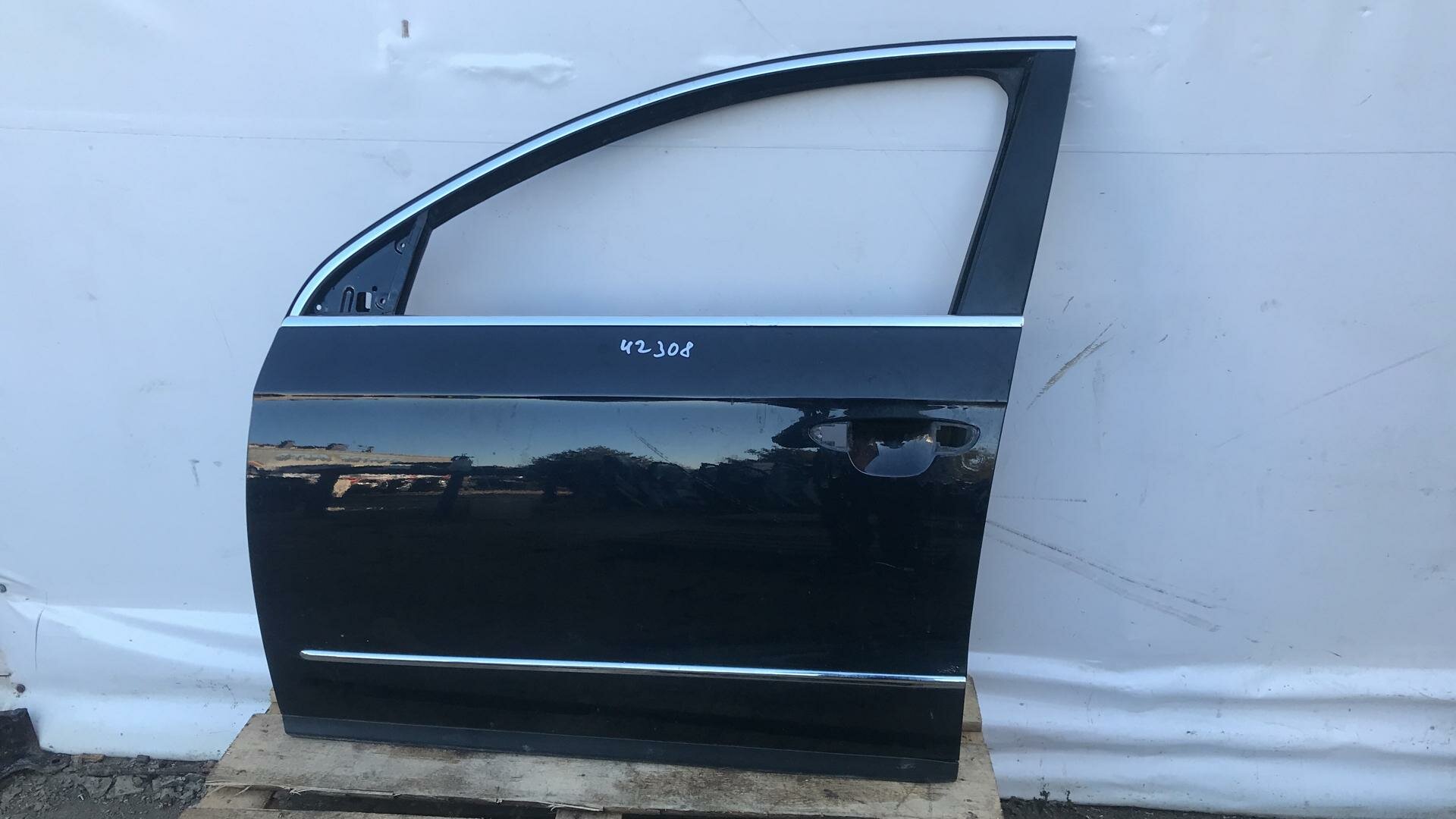 Дверь передняя левая Volkswagen Passat B6 2008