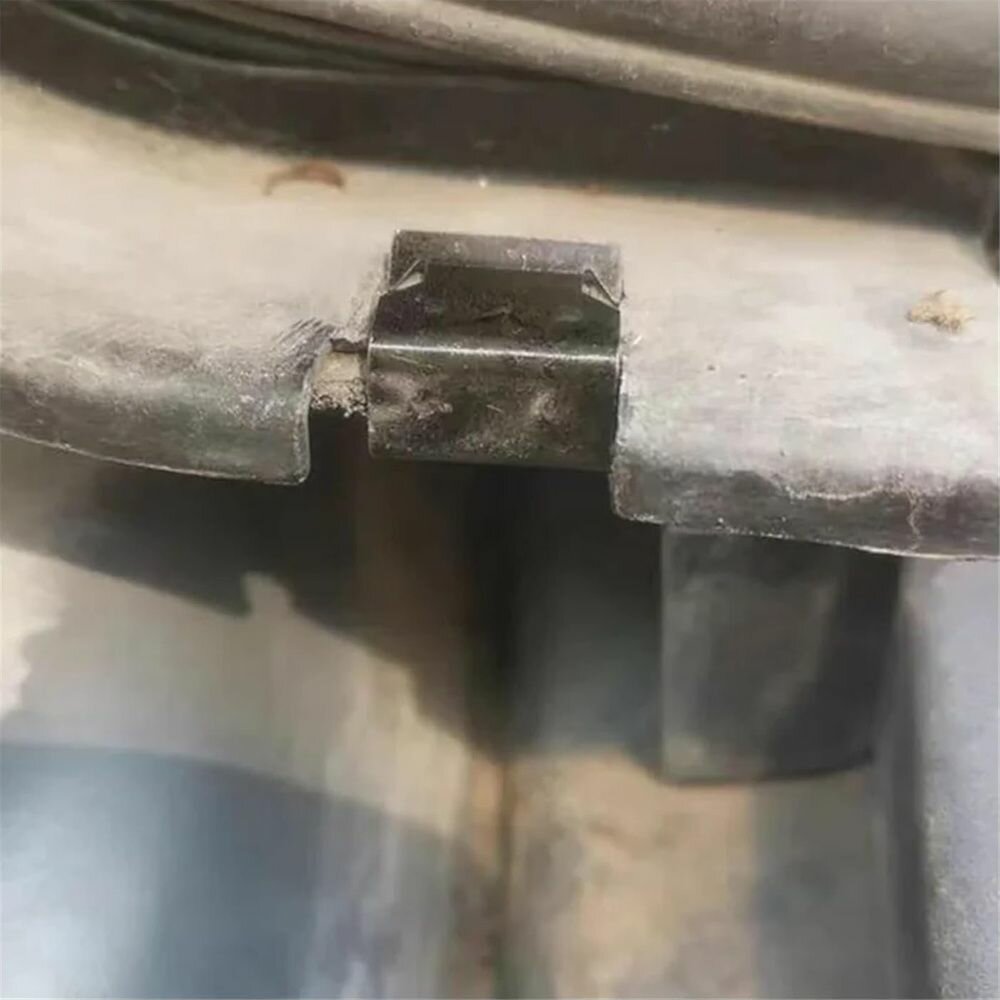 Дефлекторная пряжка для Ford Focus MK2