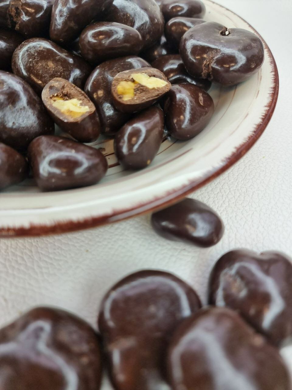 Грецкий орех в темной шоколадной глазури 250 гр.