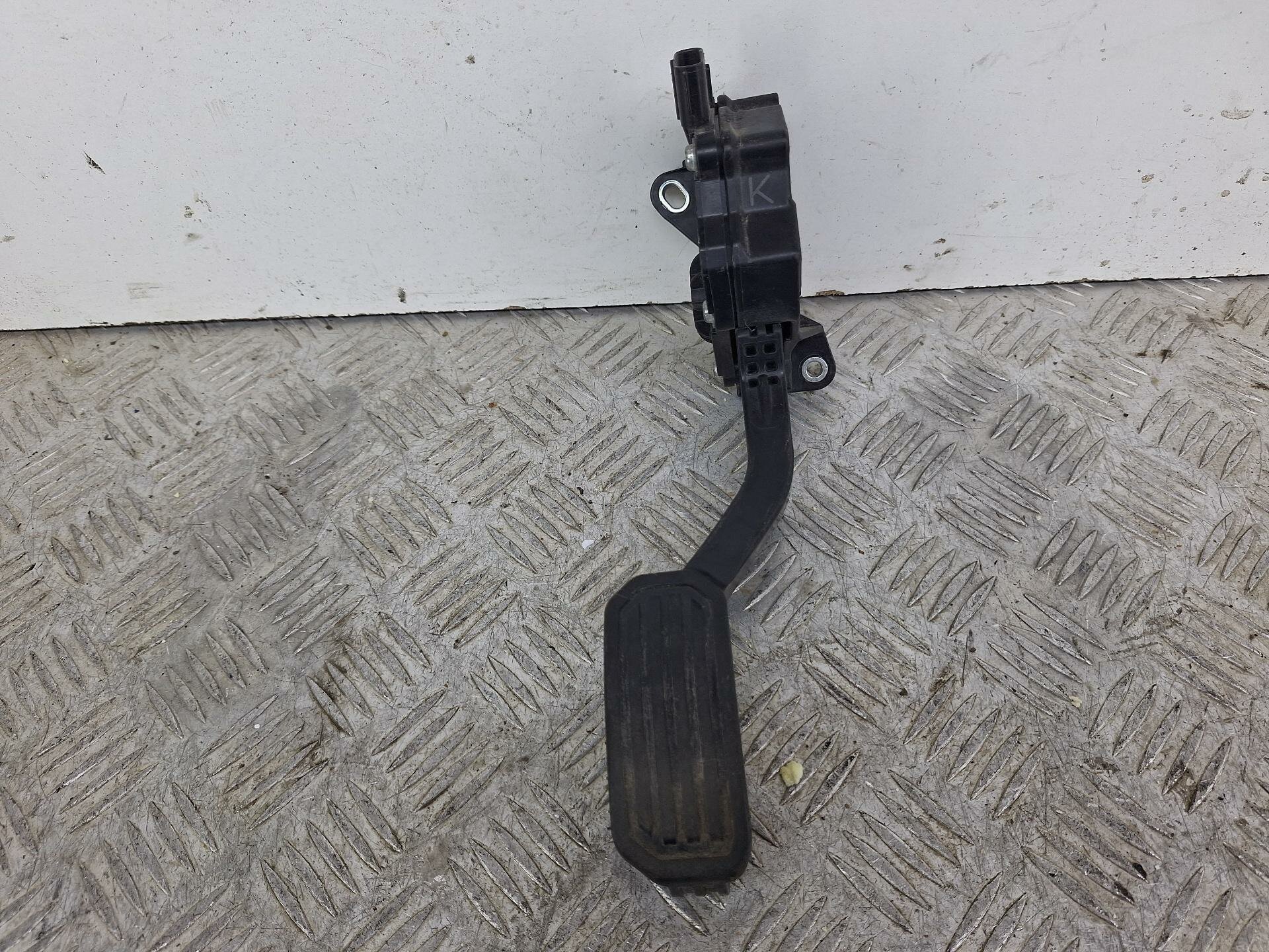 Педаль газа Toyota Camry 4 V40 рест. (1996 - 1998) 7811033110