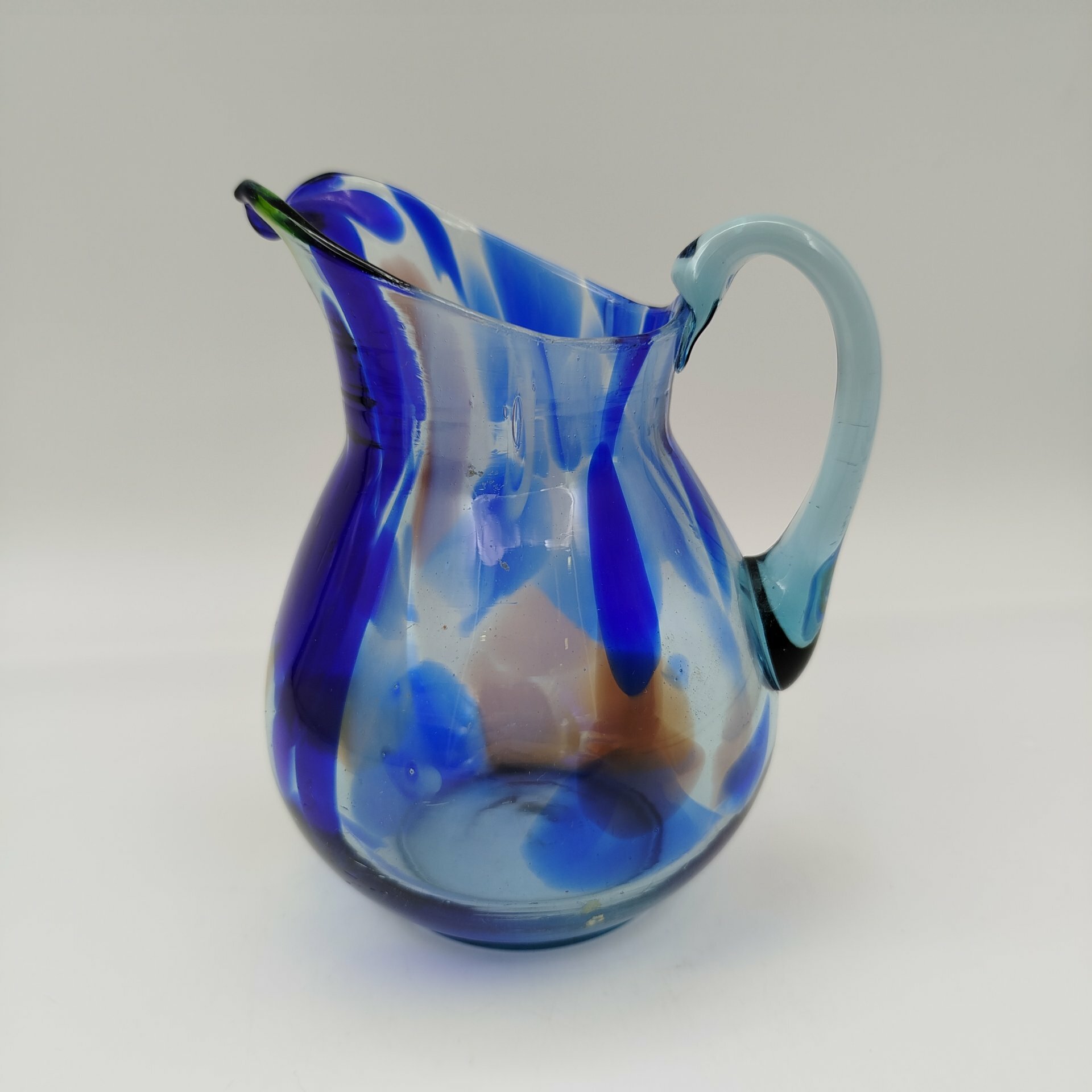 Кувшин миниатюрный сине-голубого оттенка, стекло, СССР, 1970-1990 гг.