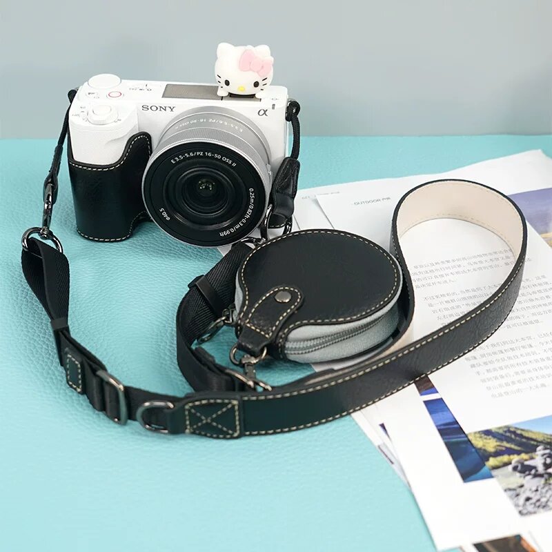 Sony ZV-E10 II Защитное кожаное основание для камеры черный цвет с ремнем V303 и держателем карт