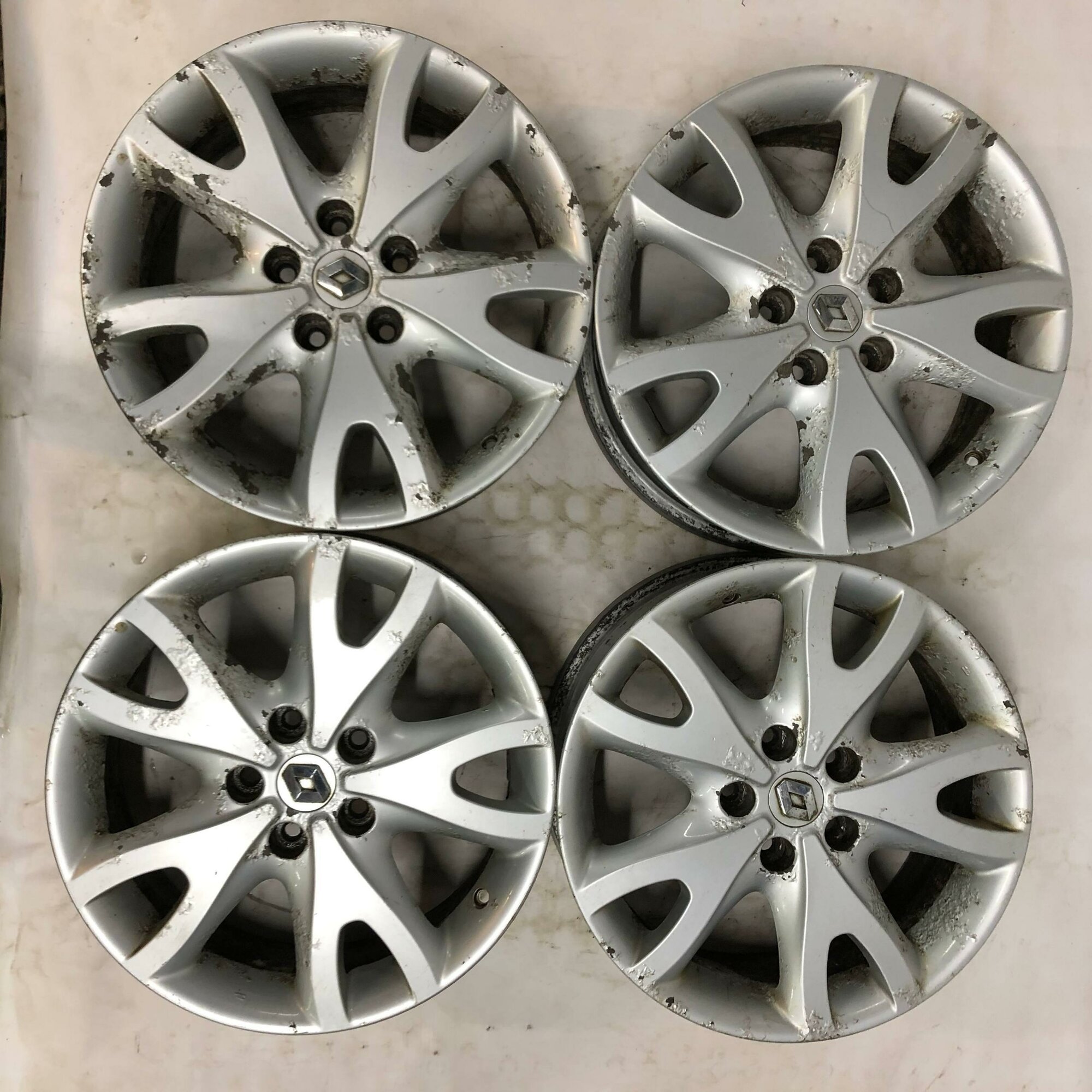 Колесные диски Renault 17x6.5 PCD 5x114.3 D66.1 ET40 (оригинал)