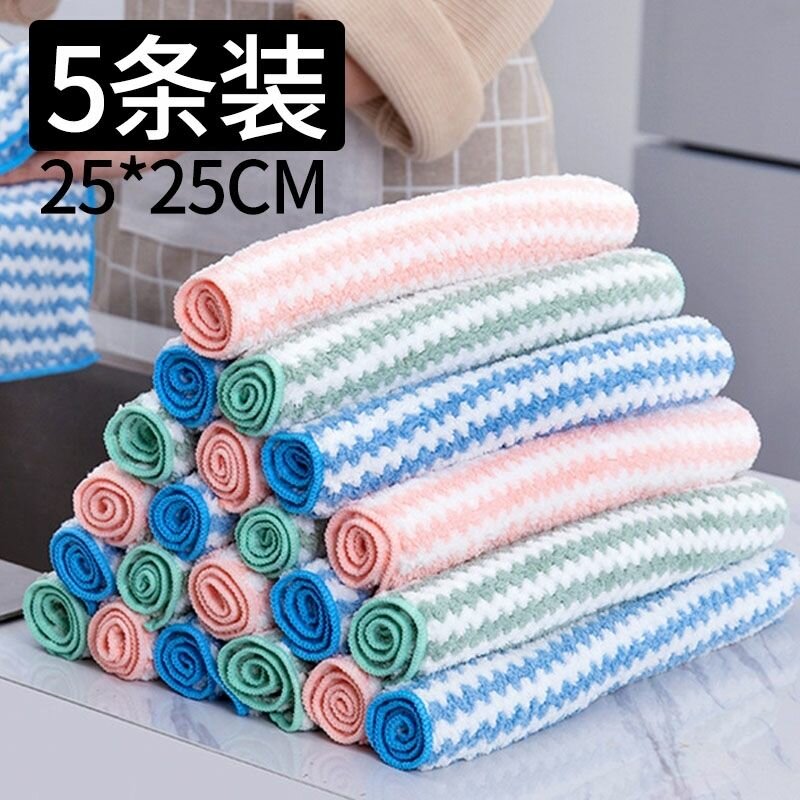 Домашние гаджеты, кухонные принадлежности, мелкие предметы домашнего обихода, предметы первой необходимости, различные полезные инструменты, необходимые вещи для дома, мелкие предметы.