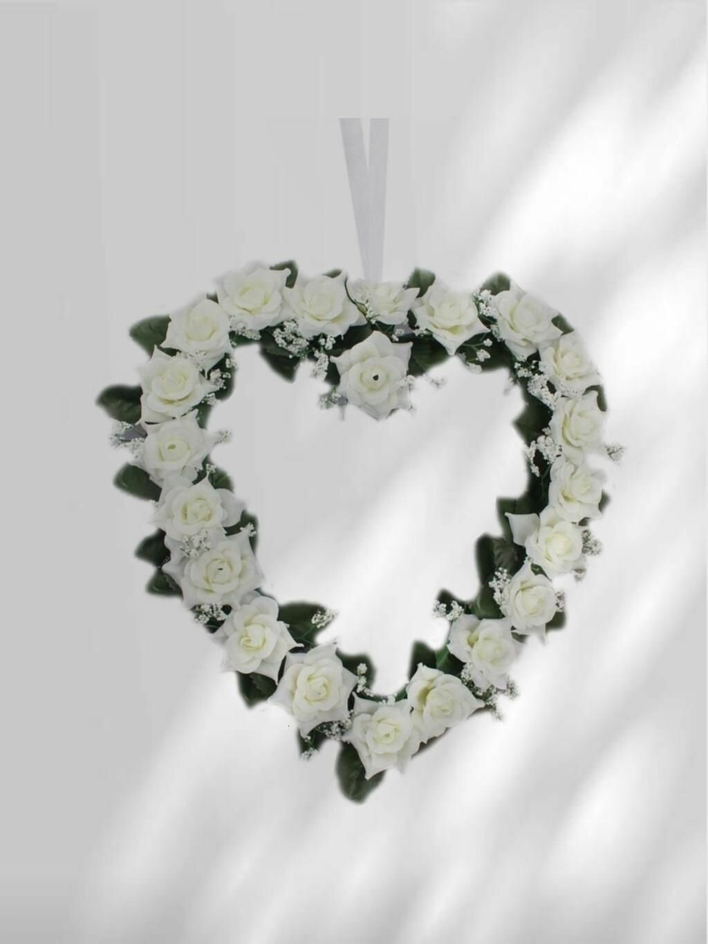 Свадебный венок в форме сердца из роз, Белый