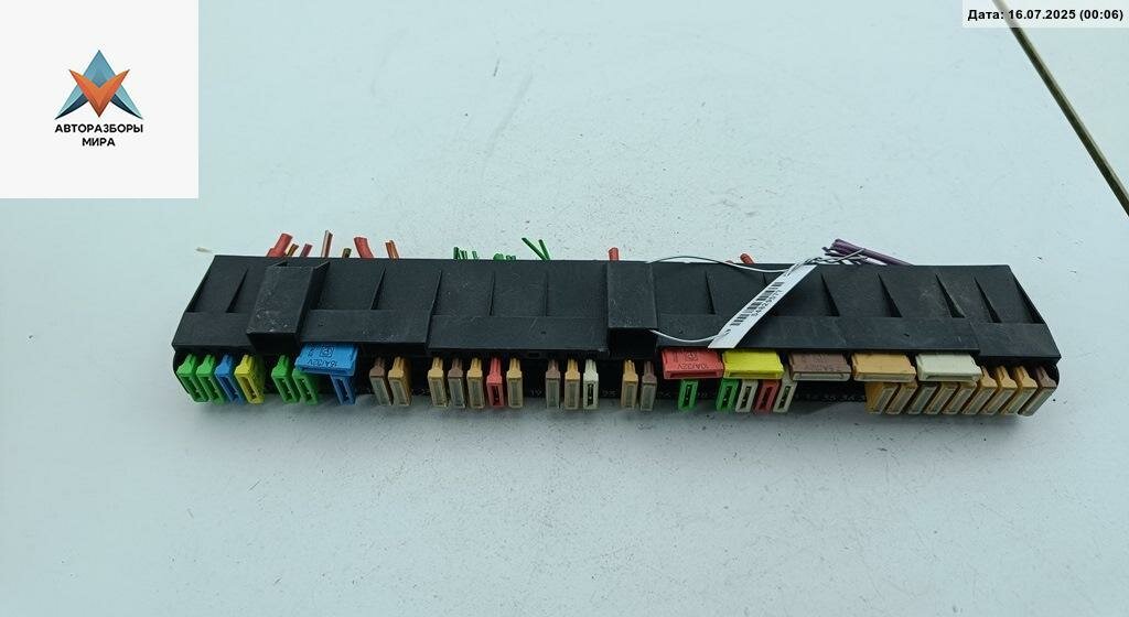 Блок предохранителей BMW 5 E39 рест. 2002