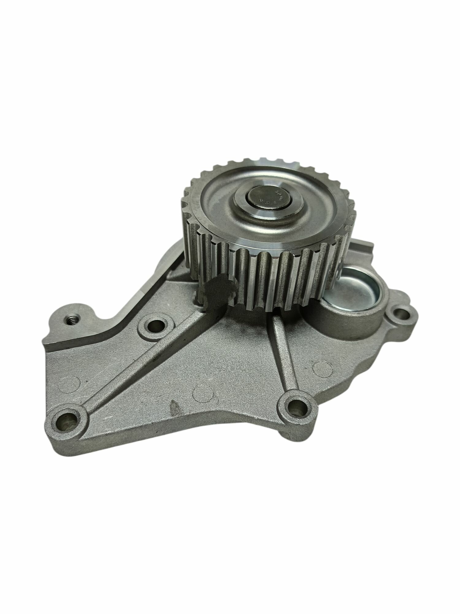 Насос водяной (Помпа) Чери Фора Тигго (Chery Fora 2.0 Tiggo T11 1.8-2.0) IBERIS