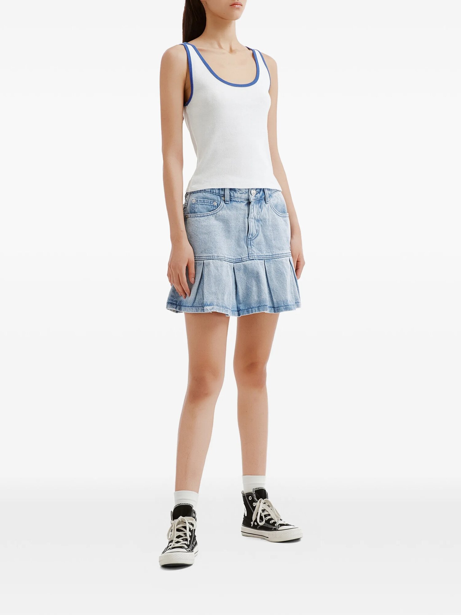 Юбка fingercroxx Pleated denim mini skirt, размер 44, Синий принт — фото 1