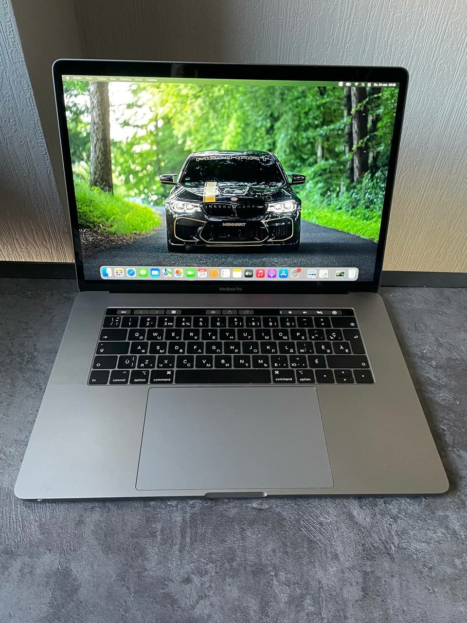 15.4"Ноутбук Apple MacBook Pro 15 2018, Intel Core i7 2.6 ГГц, RAM 16 ГБ 2.4 ГГц, SSD 512 ГБ, AMD Radeon Pro 560X 4 ГБ