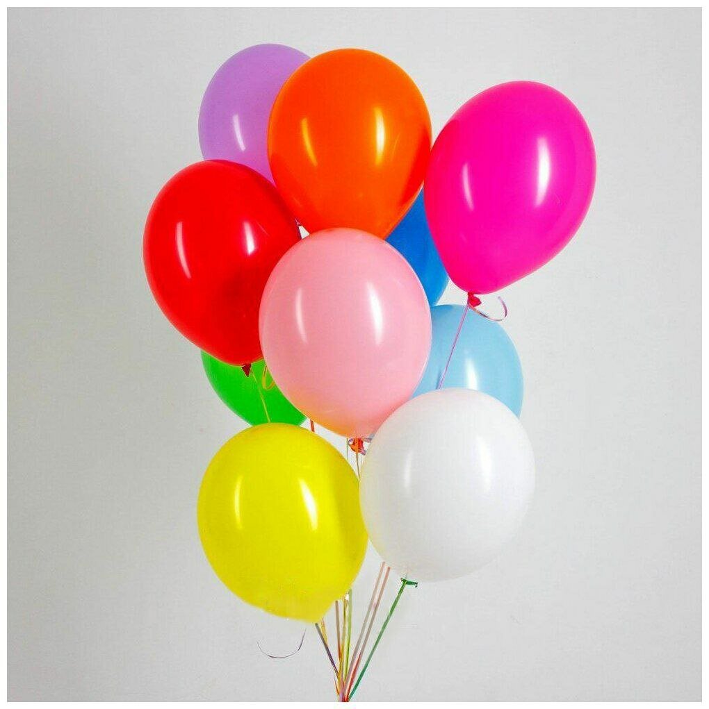 Фонтан из 11 воздушных шаров