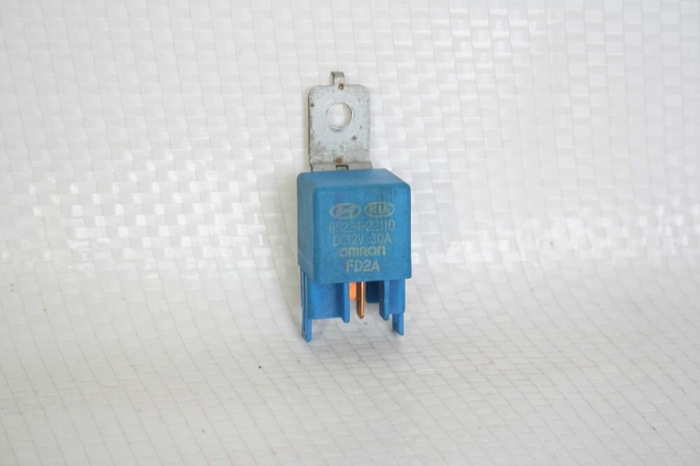 Реле 95224-22110 Kia Sorento 2 9522422110