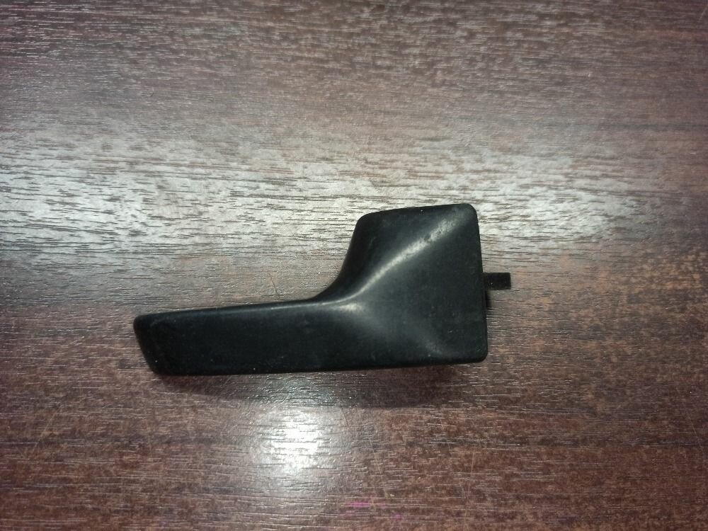 Ручка двери внутренняя правая Volkswagen Golf Mk2 191837226