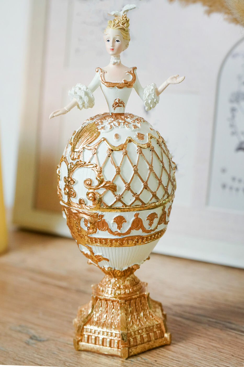 Декоративная шкатулка леди 'барокко' С секретом, полистоун, 21 см, Goodwill D42068-2